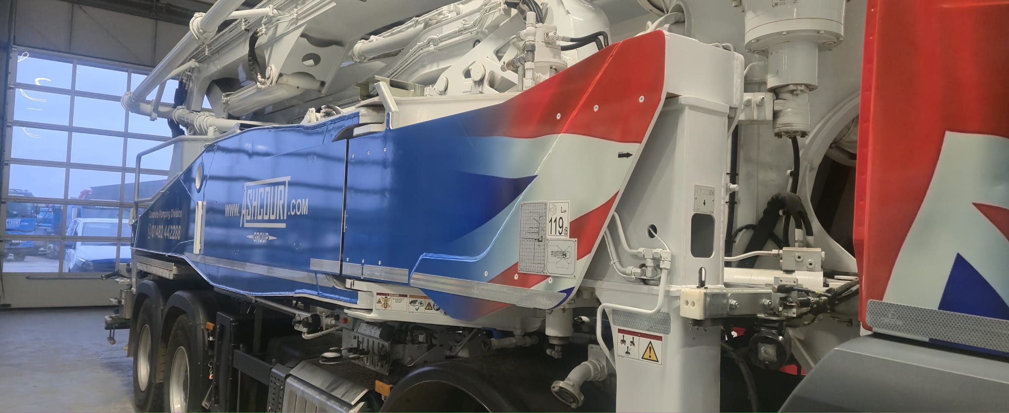 Wrapping Ashcourt’s Liebherr Concrete Pump - ARM Signs